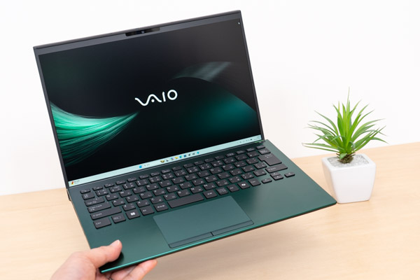VAIO SX14-R（2026）の実機レビュー｜特別感のある軽量ノートを徹底チェック